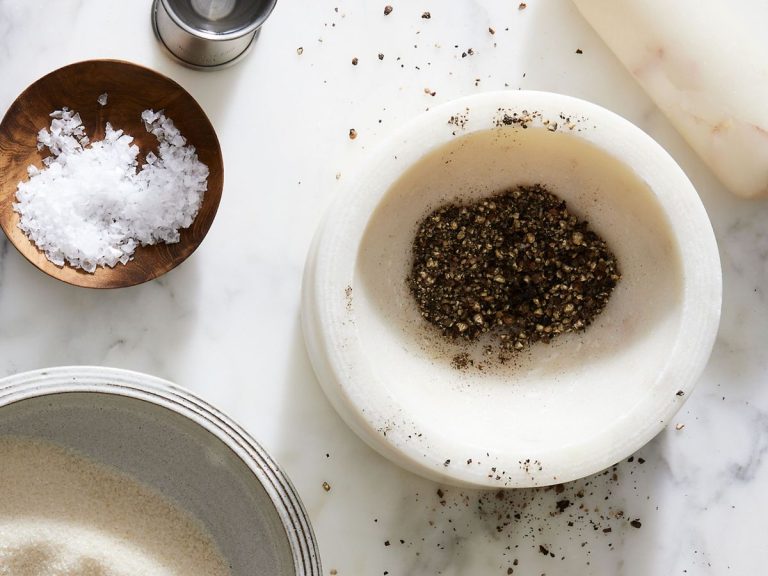 10 Common Seasoning Mistakes That Destroy Flavor - Foodie Haven