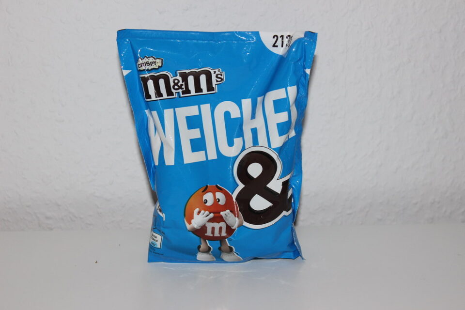 15 Iconic 90s & 2000s Snacks That Need a Comeback - Foodie Haven