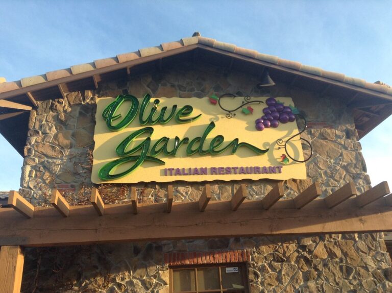 15 Chain Restaurants That Were a Big Deal in the 2000s – Foodie Haven