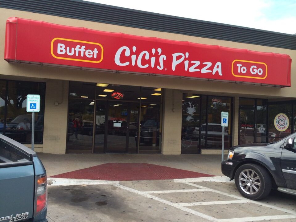 15 Chain Restaurants That Were a Big Deal in the 2000s – Foodie Haven