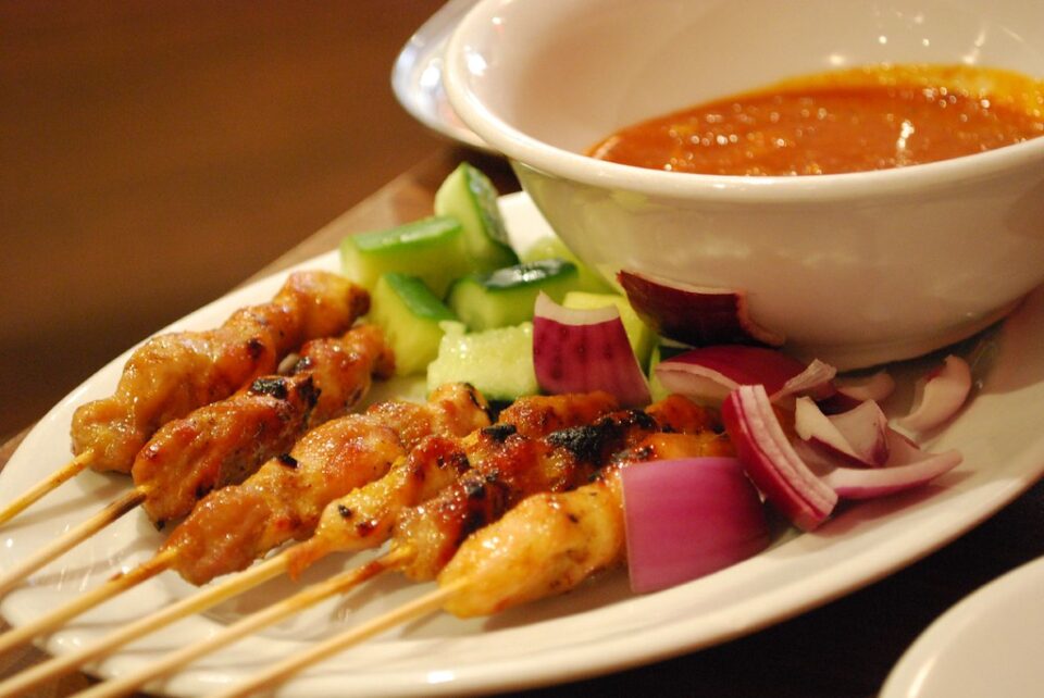 15 Appetizers That Were Way Too Popular in the ’90s – Foodie Haven