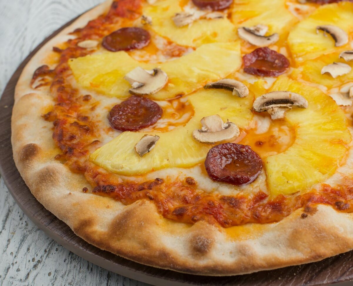 15 Reasons Why Pineapple on Pizza Is Actually Good – Foodie Haven