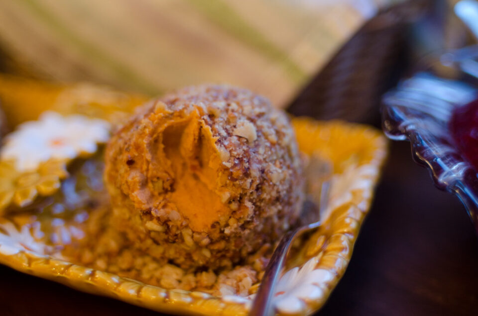 15 Appetizers That Were Way Too Popular in the ’90s – Foodie Haven