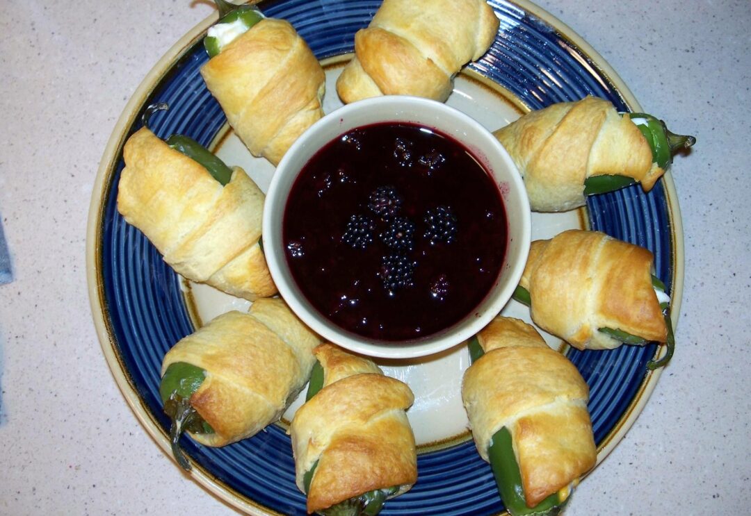 15 Appetizers That Were Way Too Popular in the ’90s – Foodie Haven