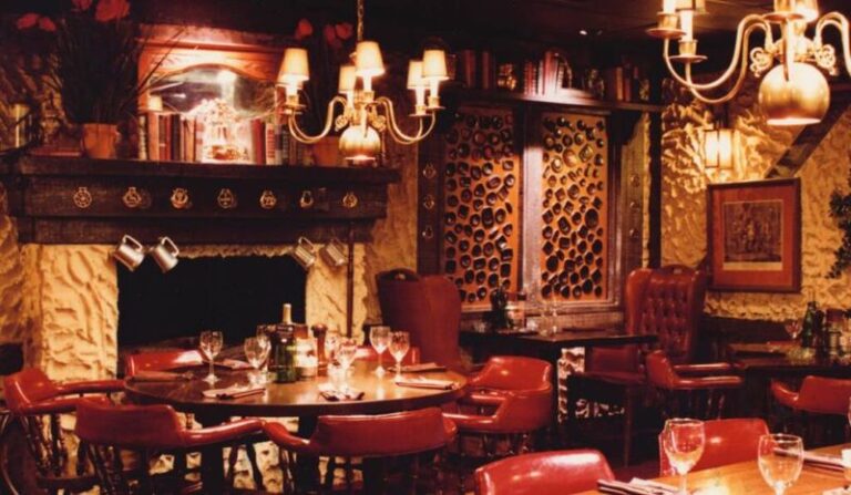 30 Forgotten Chain Restaurants from the ’80s We Wish Were Still Around ...