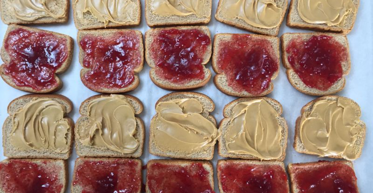 10 Nostalgic School Lunches We’d Eat Again (and 5 We’d Skip) - Foodie Haven