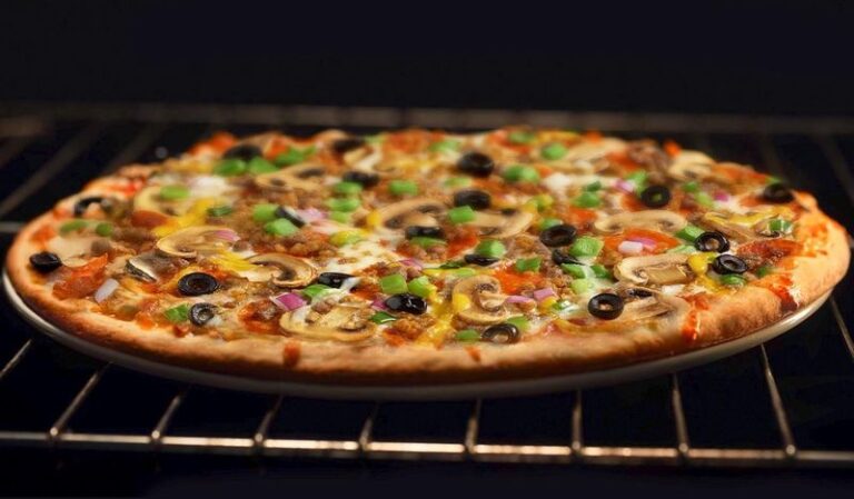 America’s Top 18 Pizza Chains, Ranked by Taste and Popularity - Foodie ...