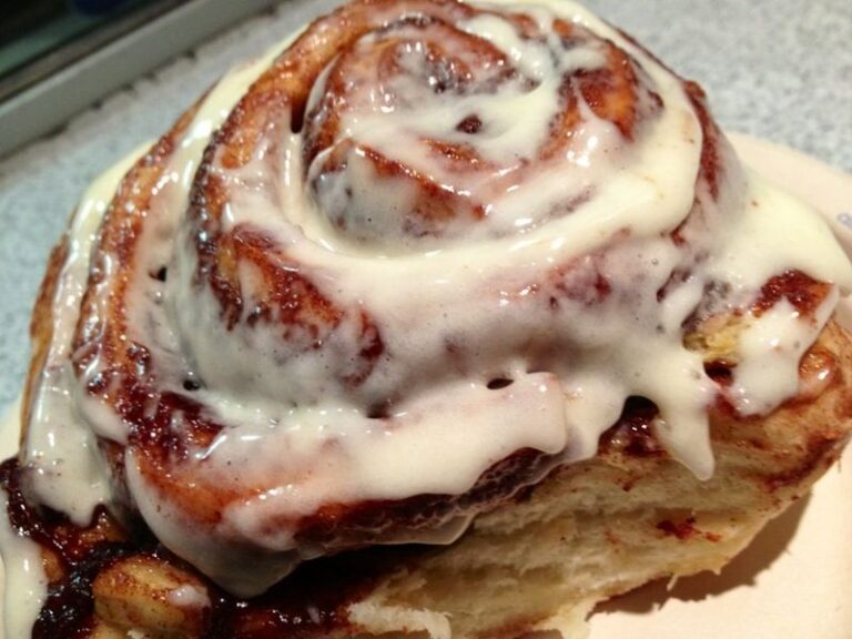 We Tried 15 Chain Cinnamon Rolls - Here’s How They Stack Up - Foodie Haven