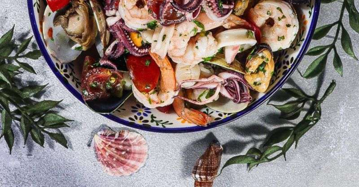 10 Greek Salad Bowls That Capture True Mediterranean Flavor - Foodie Haven