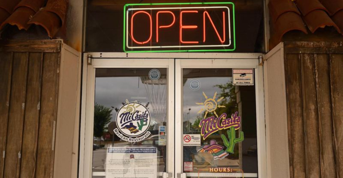 10 Warning Signs at Mexican Restaurants (and 8 That Mean You Should Run ...