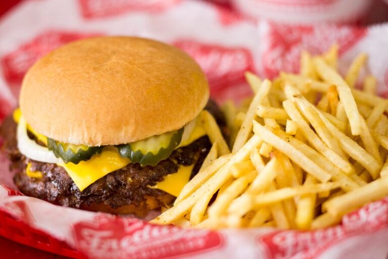 Every Major Chain Burger, Ranked From Worst to Best - Foodie Haven