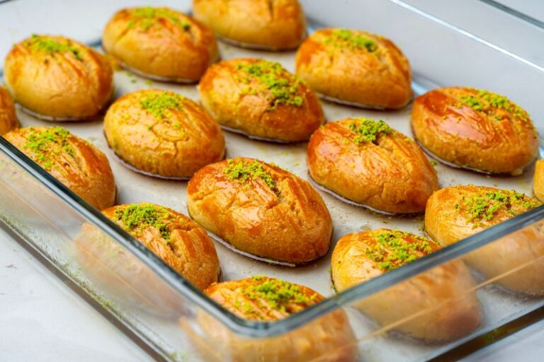 13 Traditional Turkish Desserts Everyone Should Try at Least Once ...