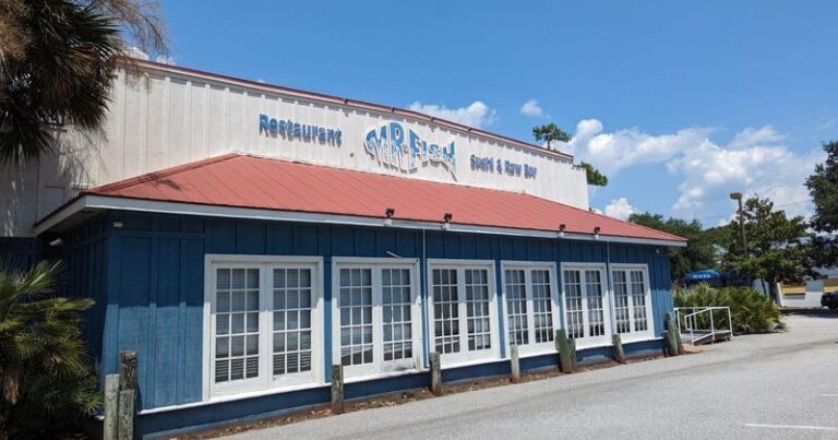13 Myrtle Beach Seafood Restaurants You Absolutely Need to Try - Foodie ...