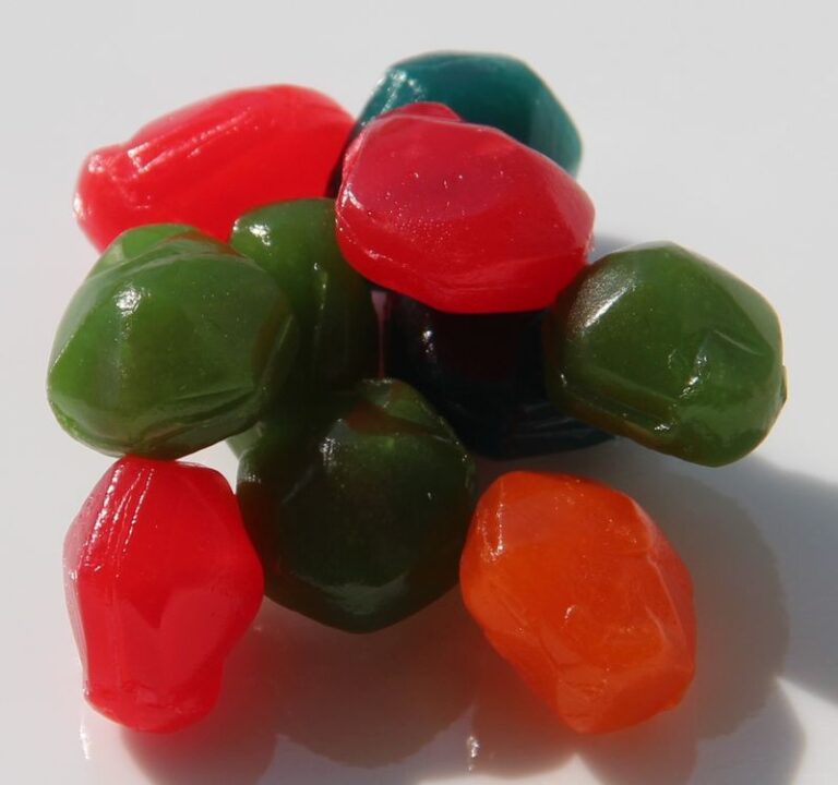 50 All-Time Favorite American Snacks That Defined Generations - Foodie ...